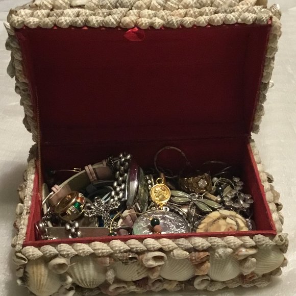 jewelry box | Jewelry | Vintage Seashell Jewelry Box Filled W Lots Of ...